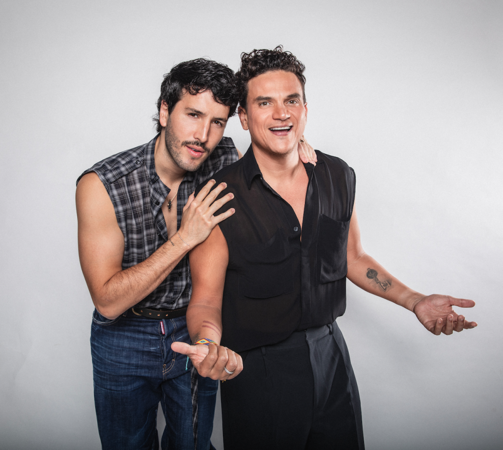 SILVESTRE DANGOND y SEBASTIÁN YATRA celebran el amor en “Una Vaina Bien ...